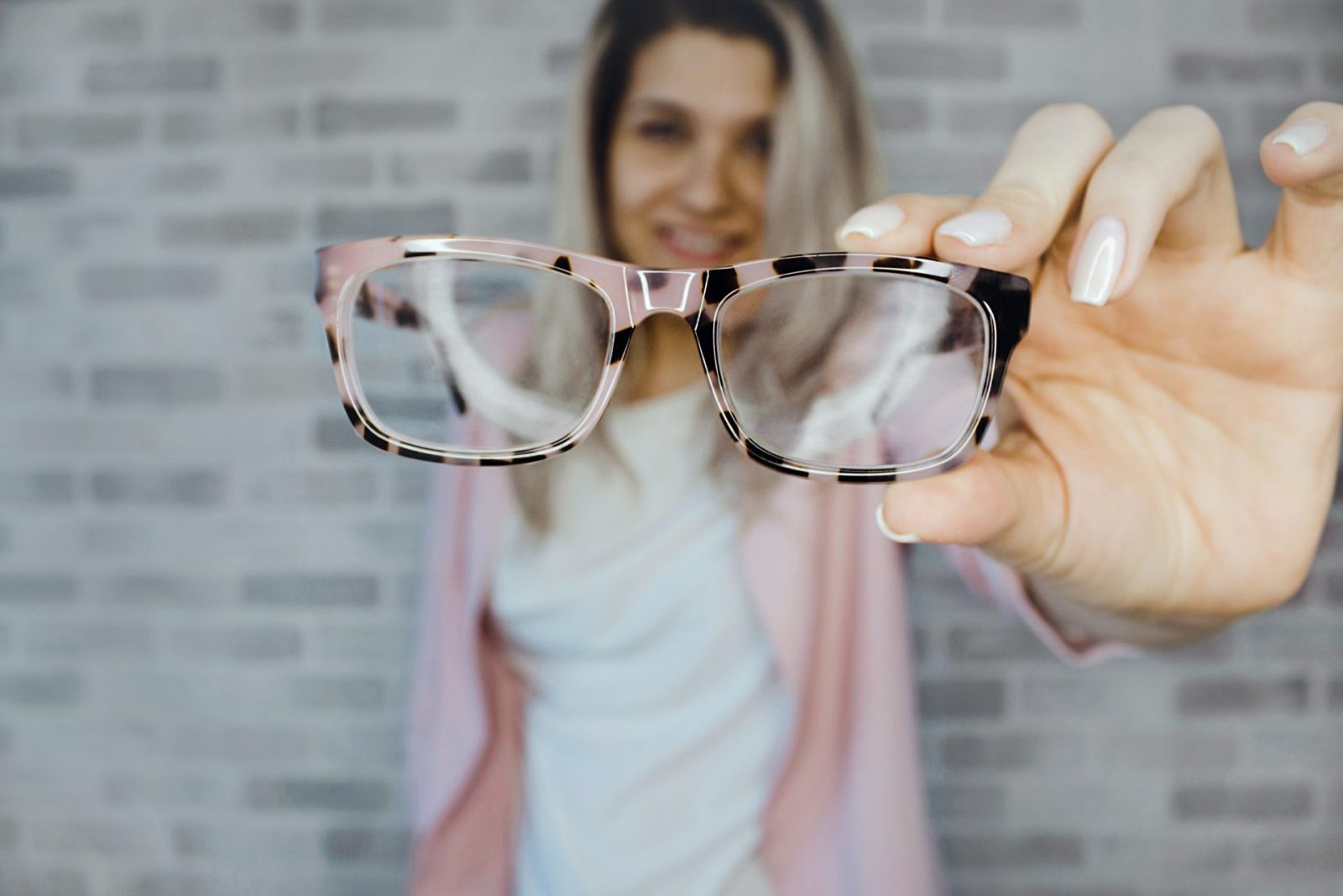Anteojos de lectura según la forma de tu cara – Blog de óptica